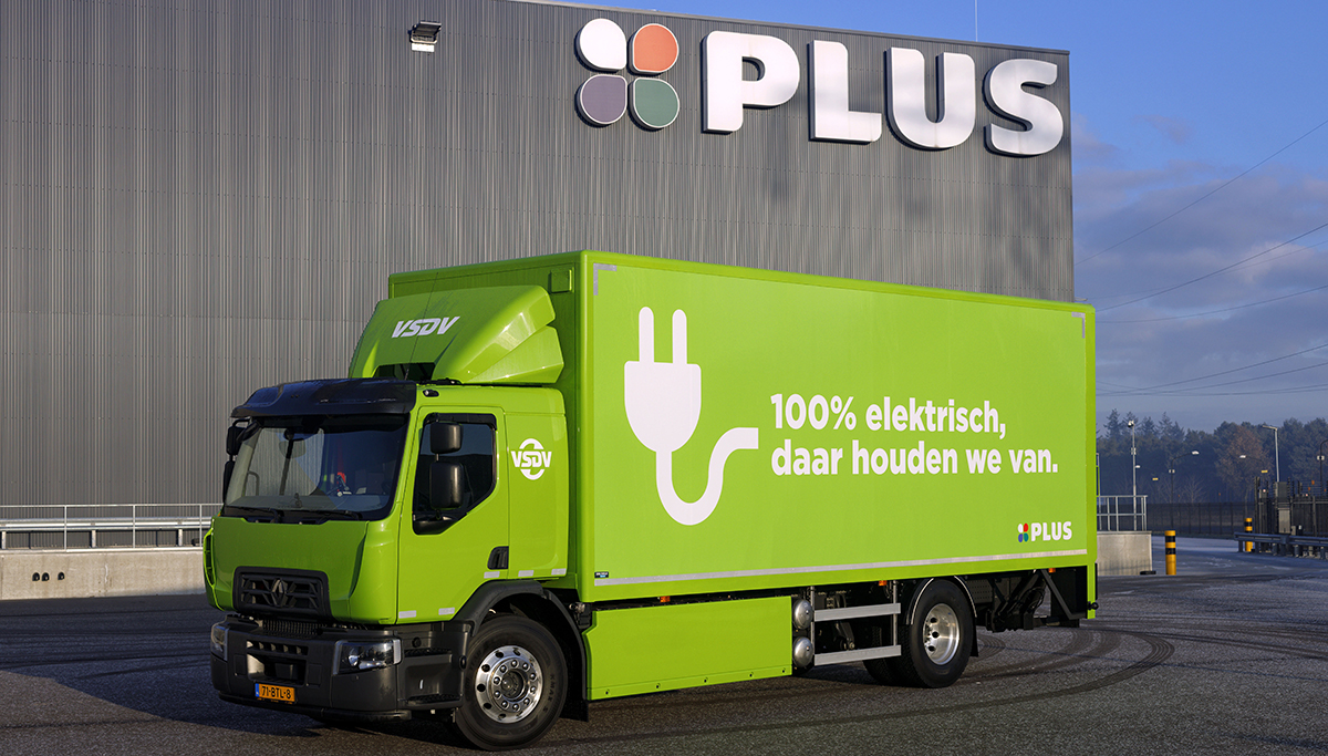 PLUS maakt transport groener: 100% elektrische Renault Truck